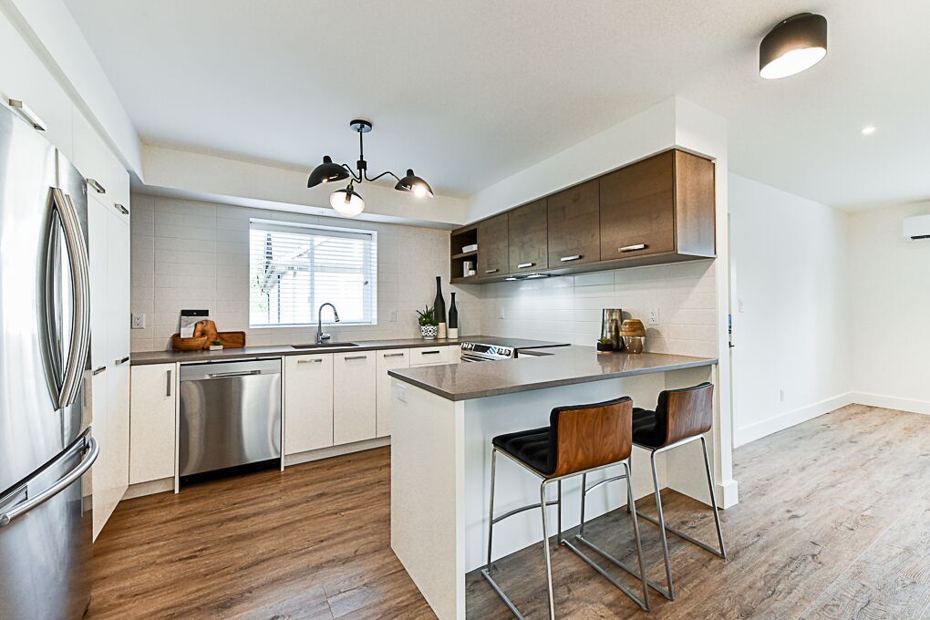 33879 Walnut Av, Abbotsford, BC V2S 2S2 - Townhouse for Rent in ...