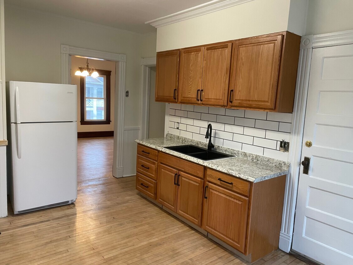 26 Stewart St Unit 2, Amsterdam, NY 12010 - 26 Stewart St Amsterdam, NY ...