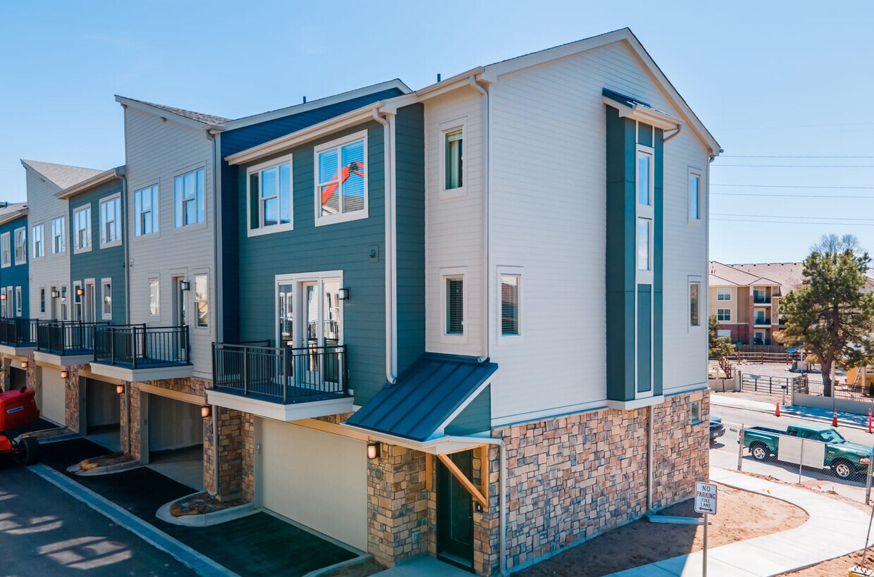 1800 S Quebec Way, Denver, CO 80231 - House Rental in Denver, CO ...