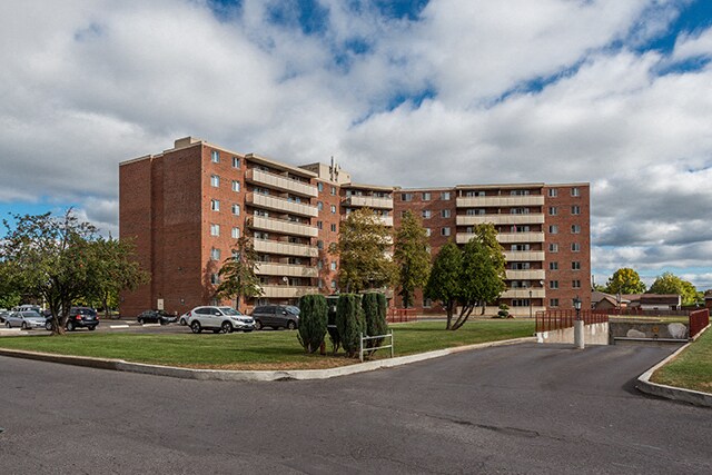 Lorneville Apartments Apartments - 1450 First St E Cornwall, ON ...