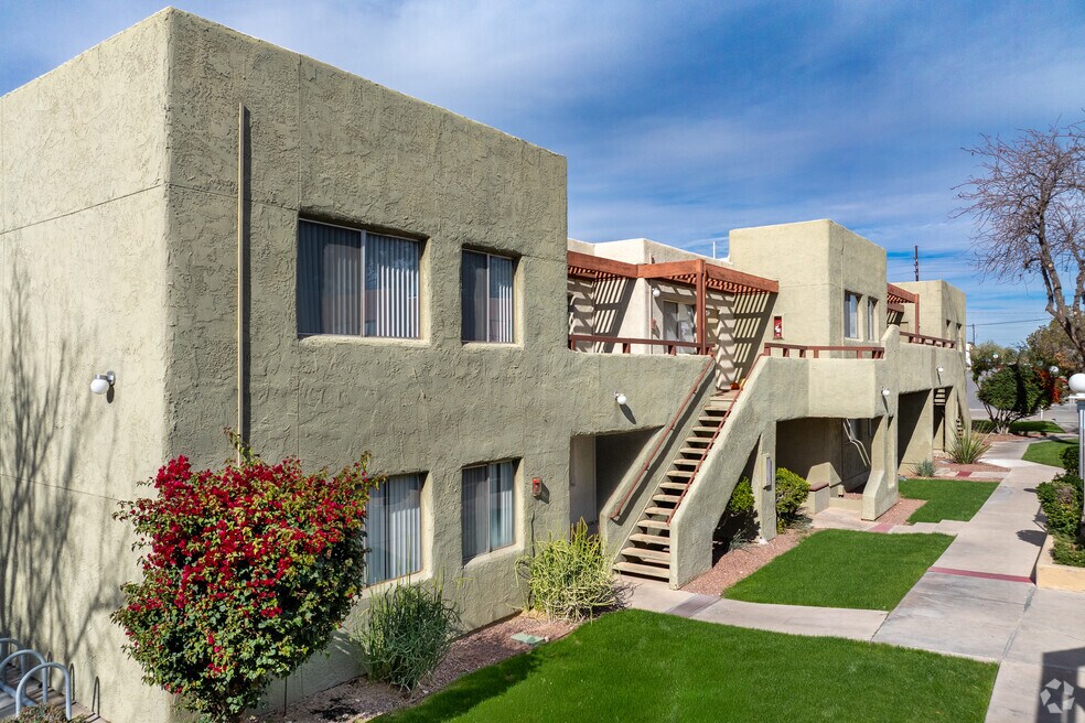 Apartments For Rent Near University of Arizona - Tucson, AZ