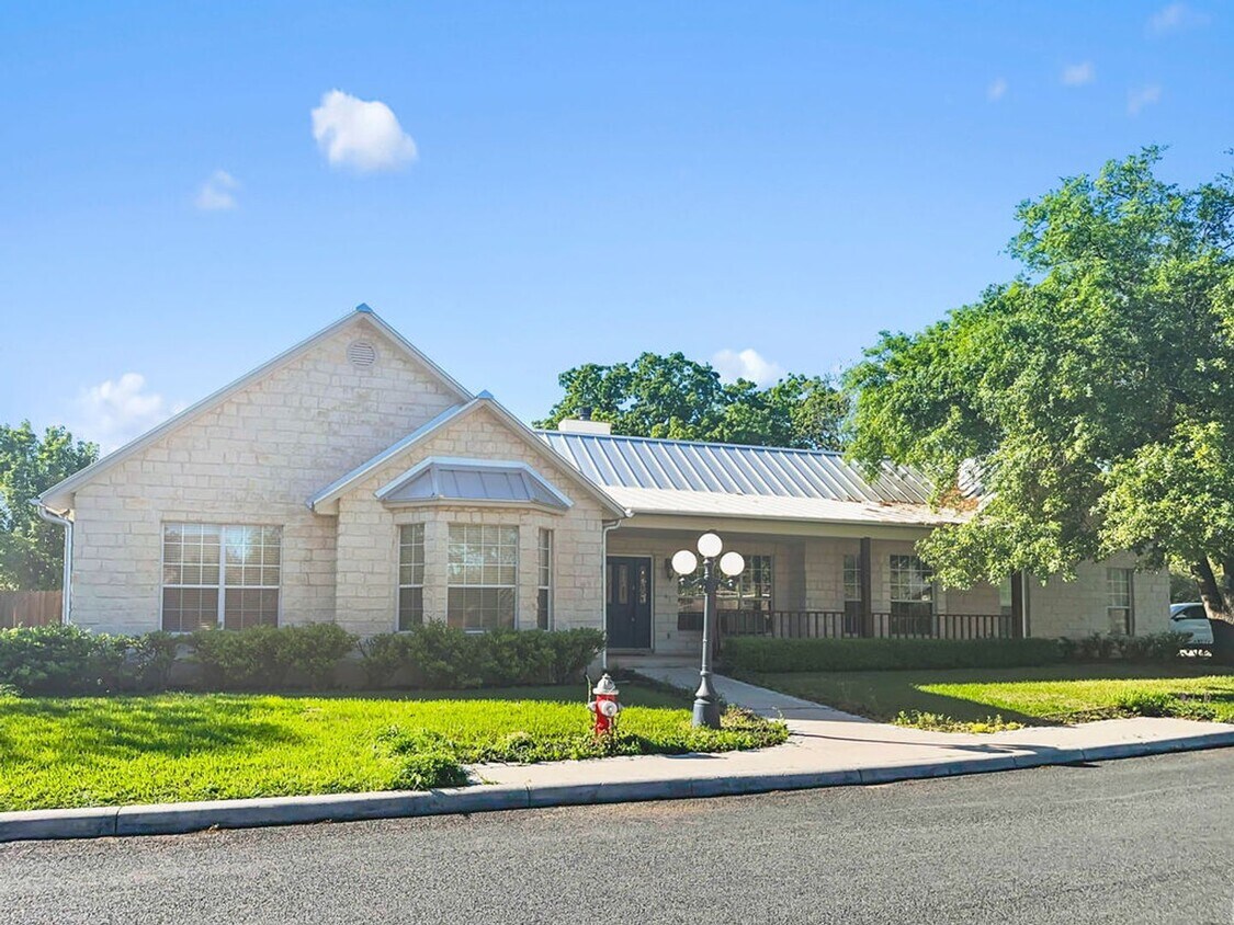305 E Hosack St, Boerne, TX 78006 - House Rental in Boerne, TX ...