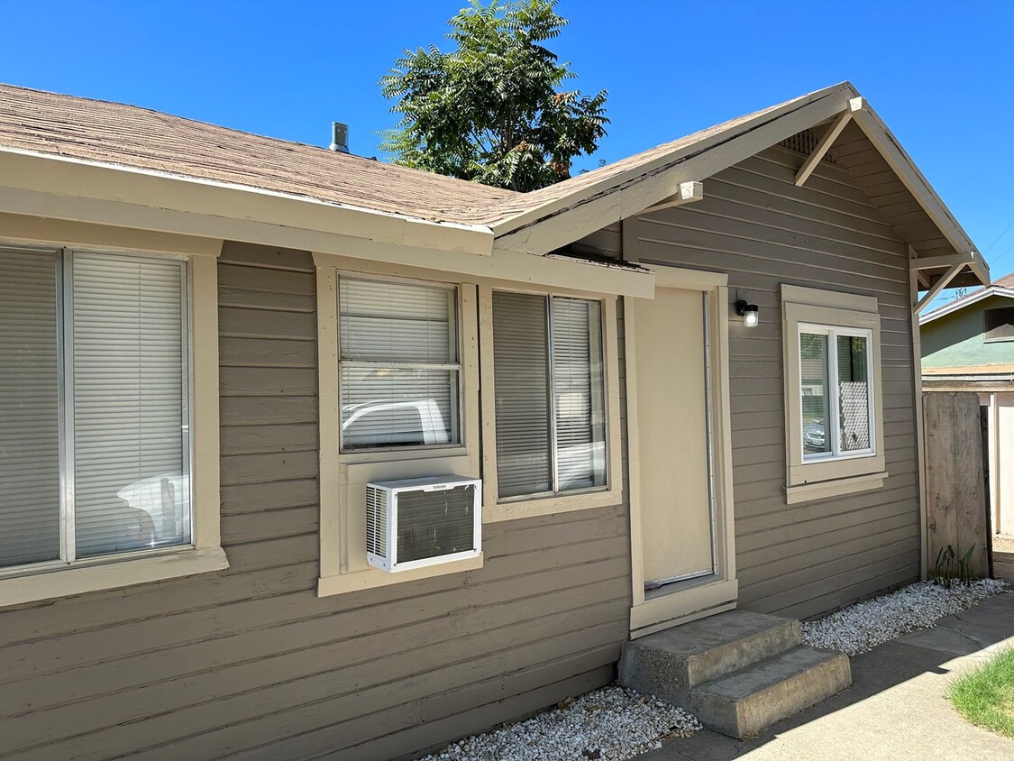597 6th St Unit Front, Gustine, CA 95322 - Room for Rent in Gustine, CA ...
