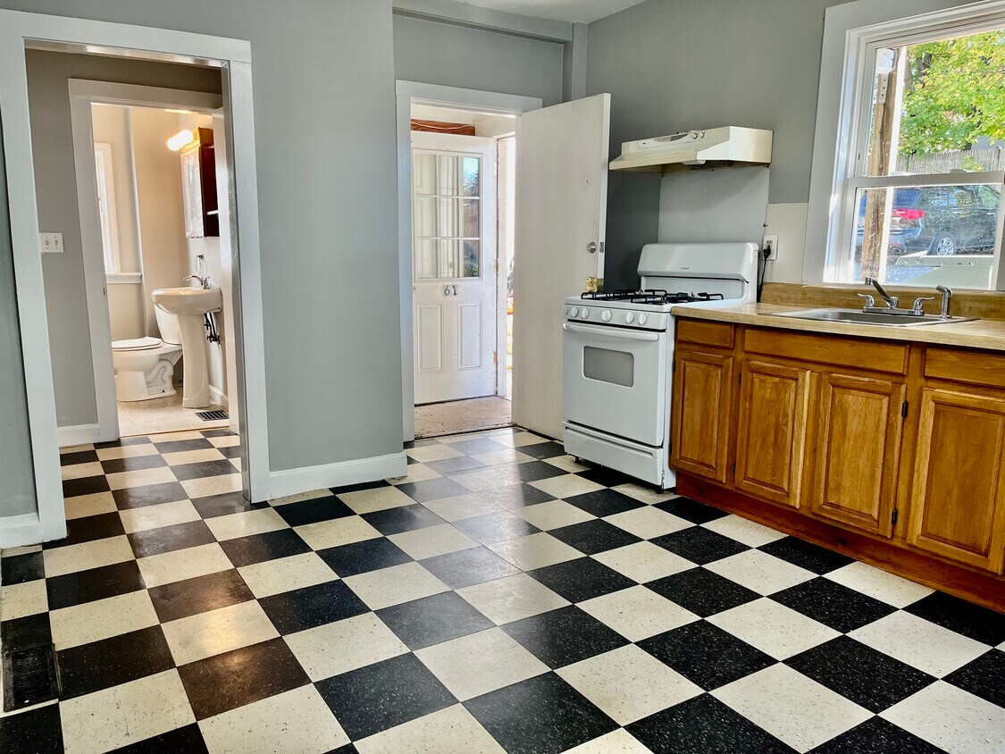 60 Aborn St Unit 1, Peabody, MA 01960 - 60 Aborn St Peabody, MA 01960 ...