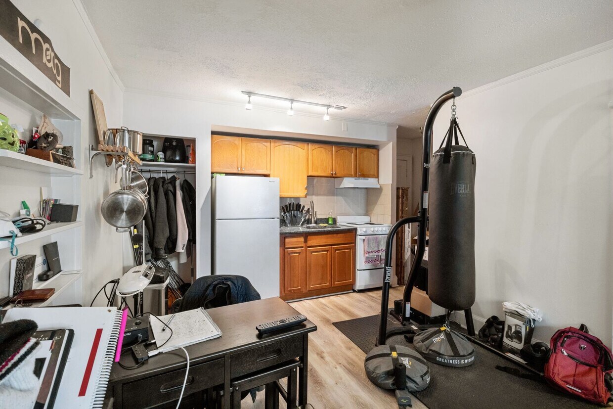 195 Thomas Burgin Pky Unit 212, Quincy, MA 02169 - Condo for Rent in ...