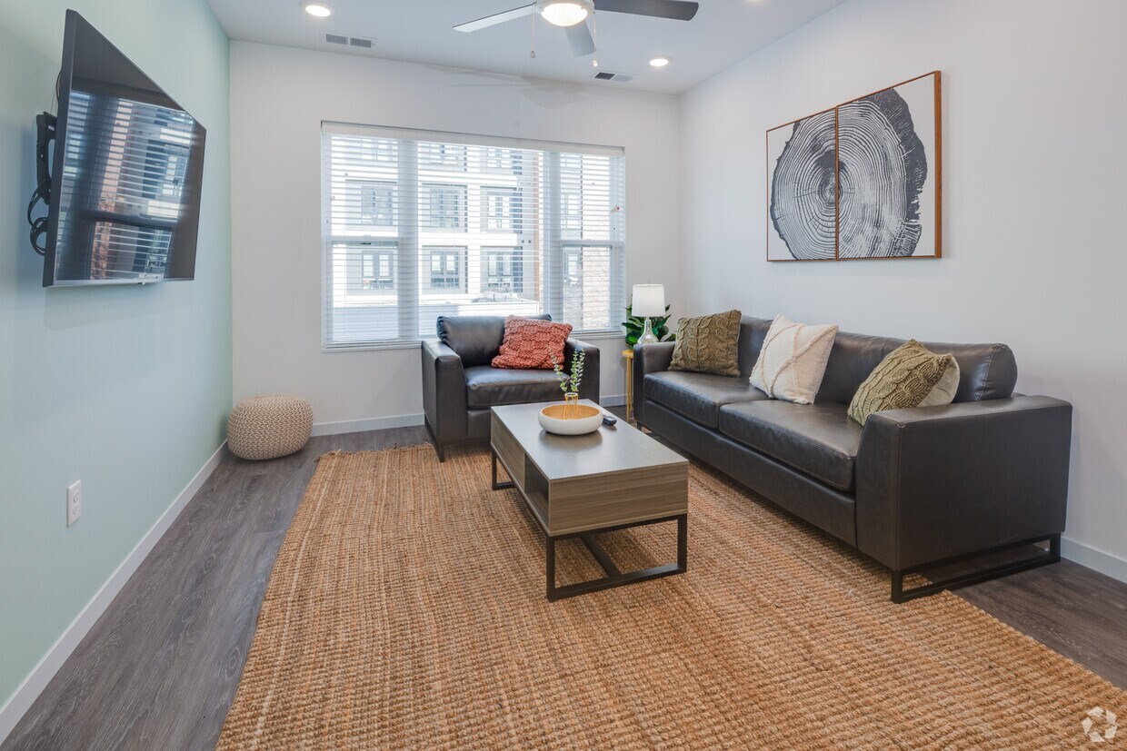 Pacifica on Green - Apartments in Champaign, IL | Apartments.com
