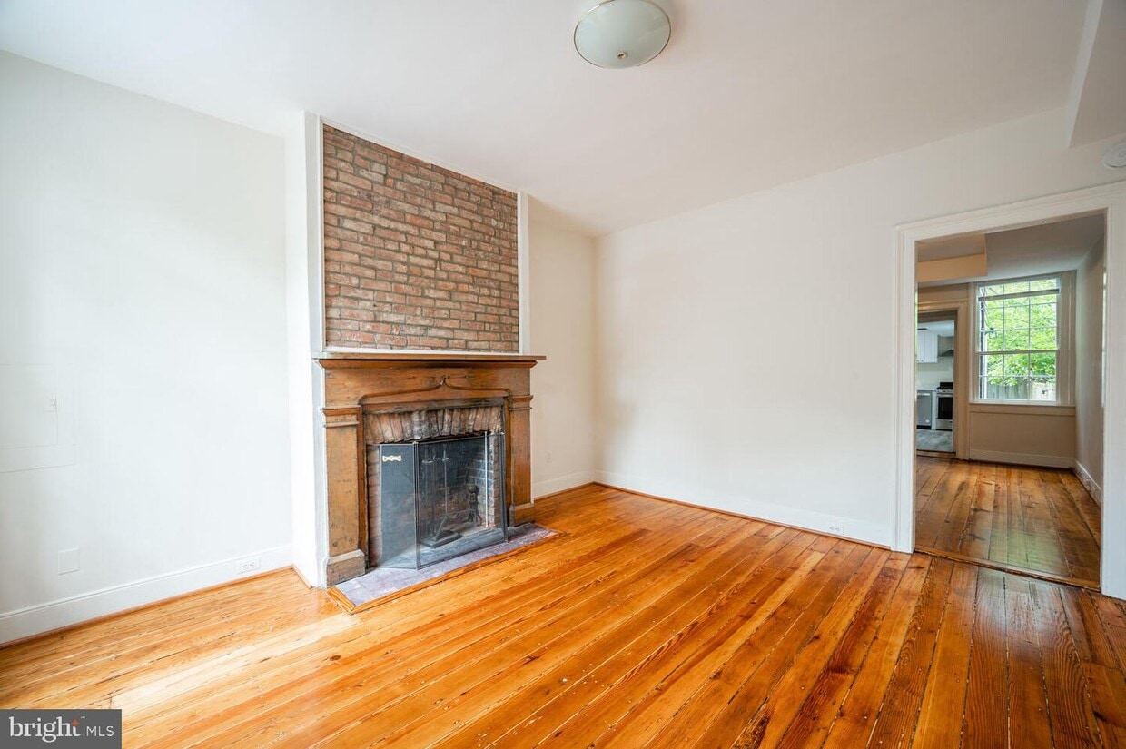 219 N Fairfax St, Alexandria, VA 22314 - House Rental in Alexandria, VA ...