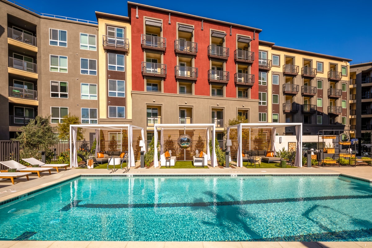 Clarendon Apartments Woodland Hills