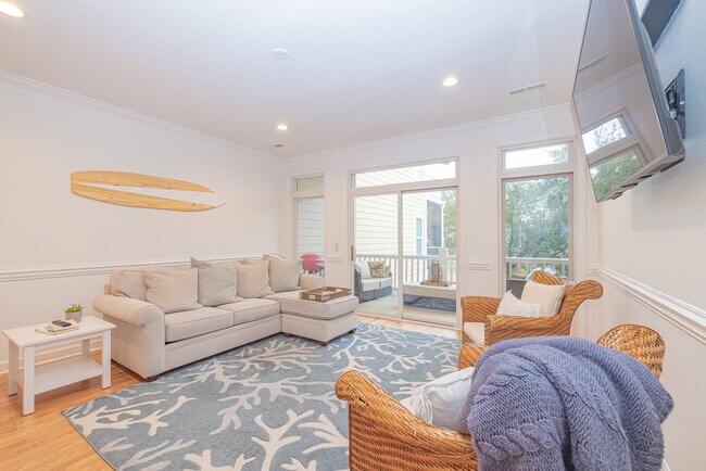 Folly Beach Apartments for Rent with a Walk-In Closet - Charleston, SC ...