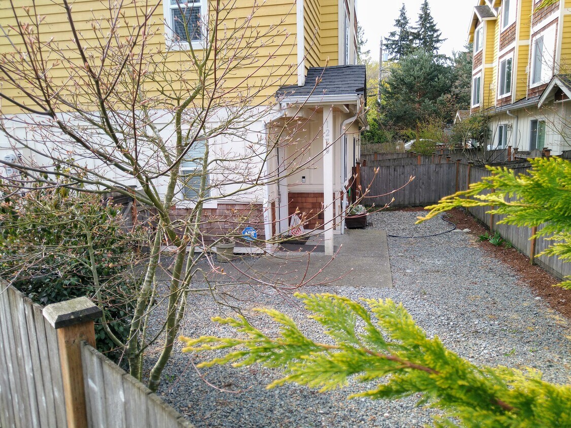 1270 N 143rd St, Seattle, WA 98133 - Townhome Rentals in Seattle WA ...