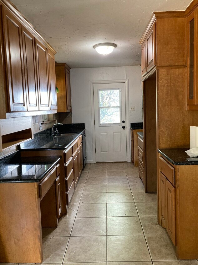 8482 Birchcroft Dr, Dallas, TX 75243 - House Rental in Dallas, TX ...