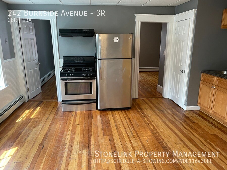 242 Burnside Ave Unit 3R, Woonsocket, RI 02895 - Room for Rent in ...