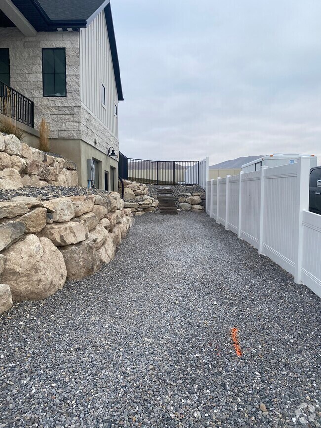 Cedar Pass Ranch Apartments for Rent with a Swimming Pool - Eagle ...