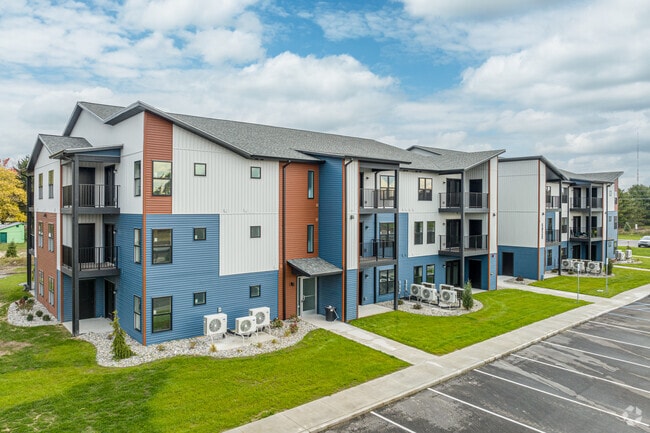 Apartments for Rent with a Dog Park in Maple City MI