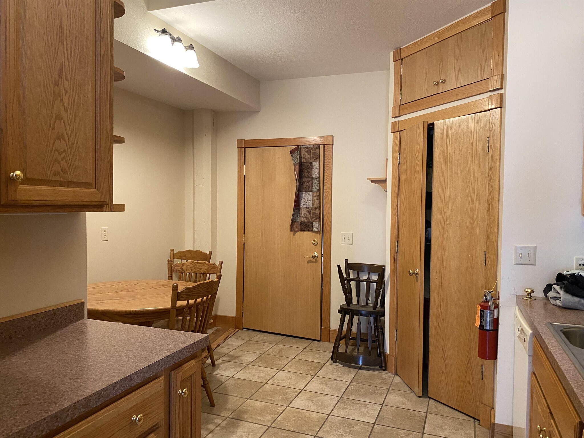 81 N Broad St Unit 2, Hillsdale, MI 49242 - Room for Rent in Hillsdale ...