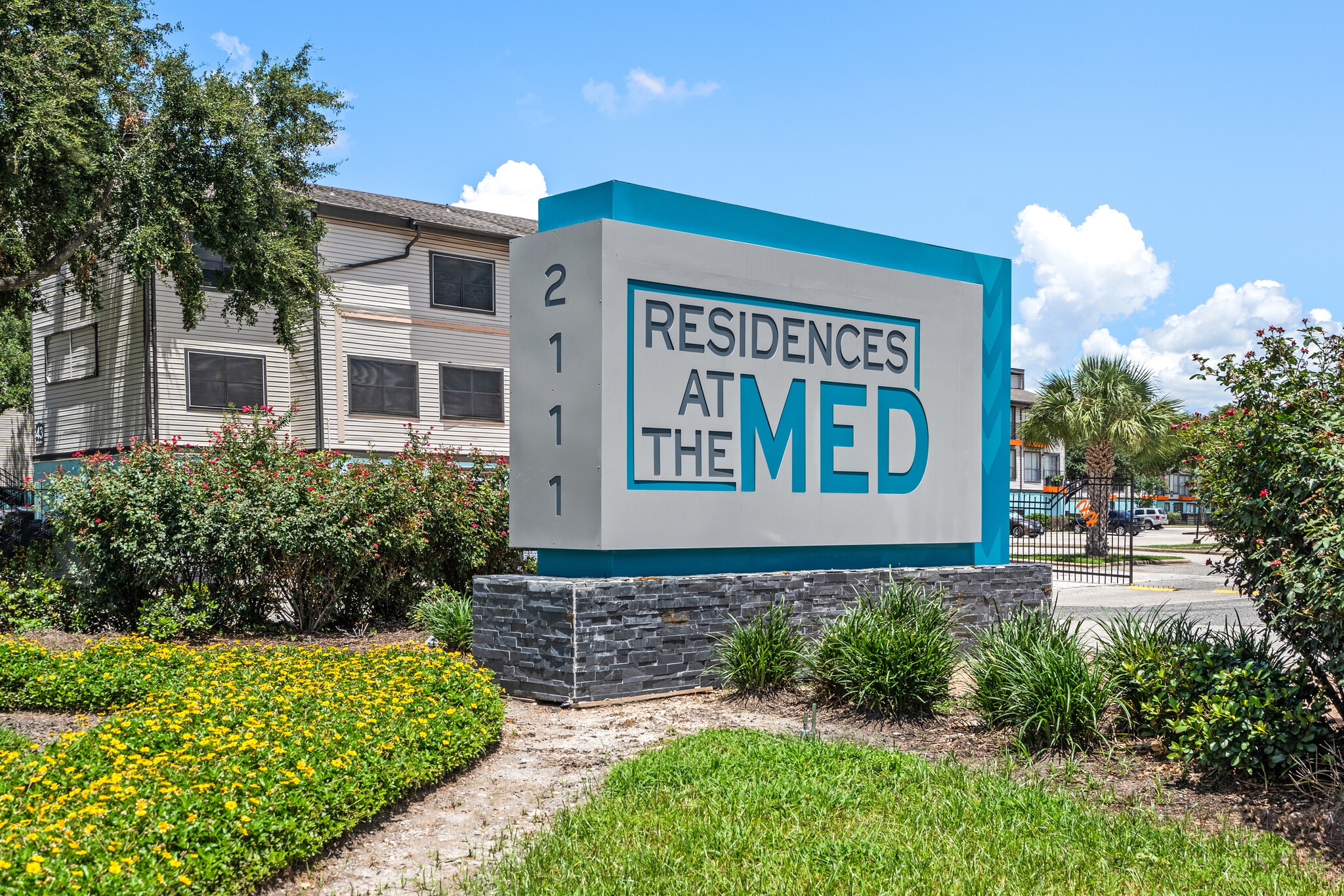 Residences at the Med - 2111 Holly Hall St Houston, TX 77054 ...