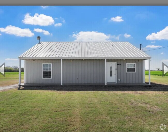 Apartments for Rent with Garages in Leroy, TX