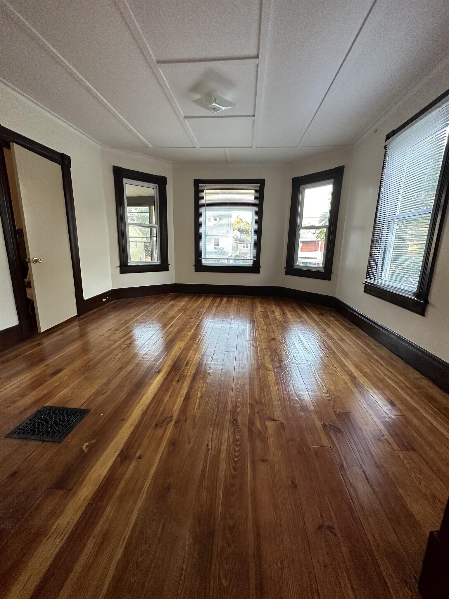 24-26 Princeton St, Springfield, MA 01109 - Townhome Rentals in ...