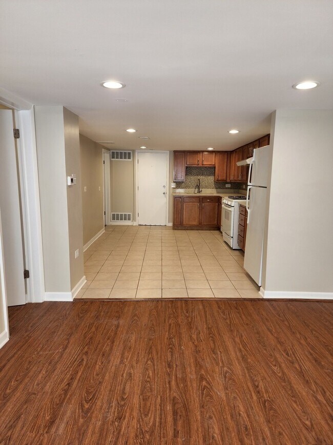 2114 W 23rd Pl Unit GF, Chicago, IL 60608 - Condo for Rent in Chicago ...