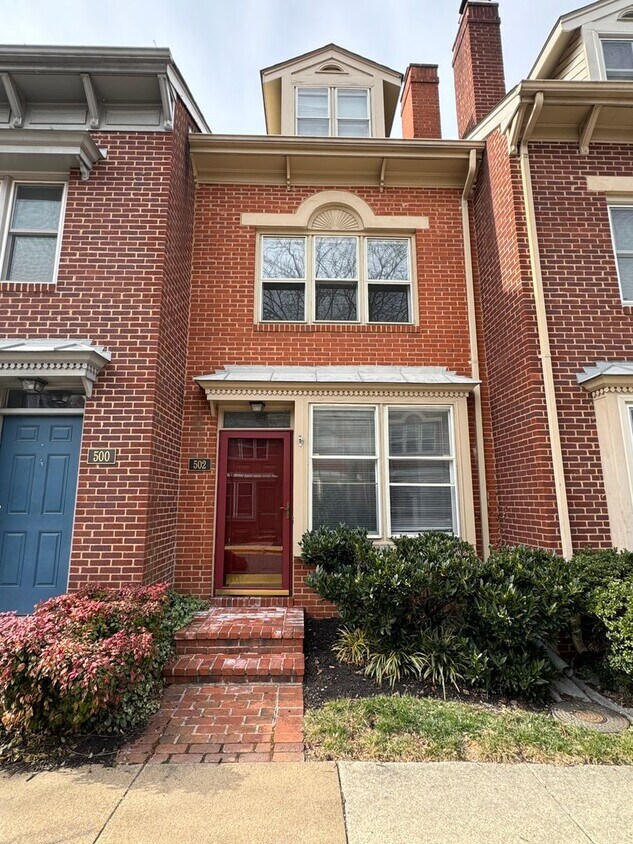 502 Colecroft Ct, Alexandria, VA 22314 - House Rental in Alexandria, VA ...