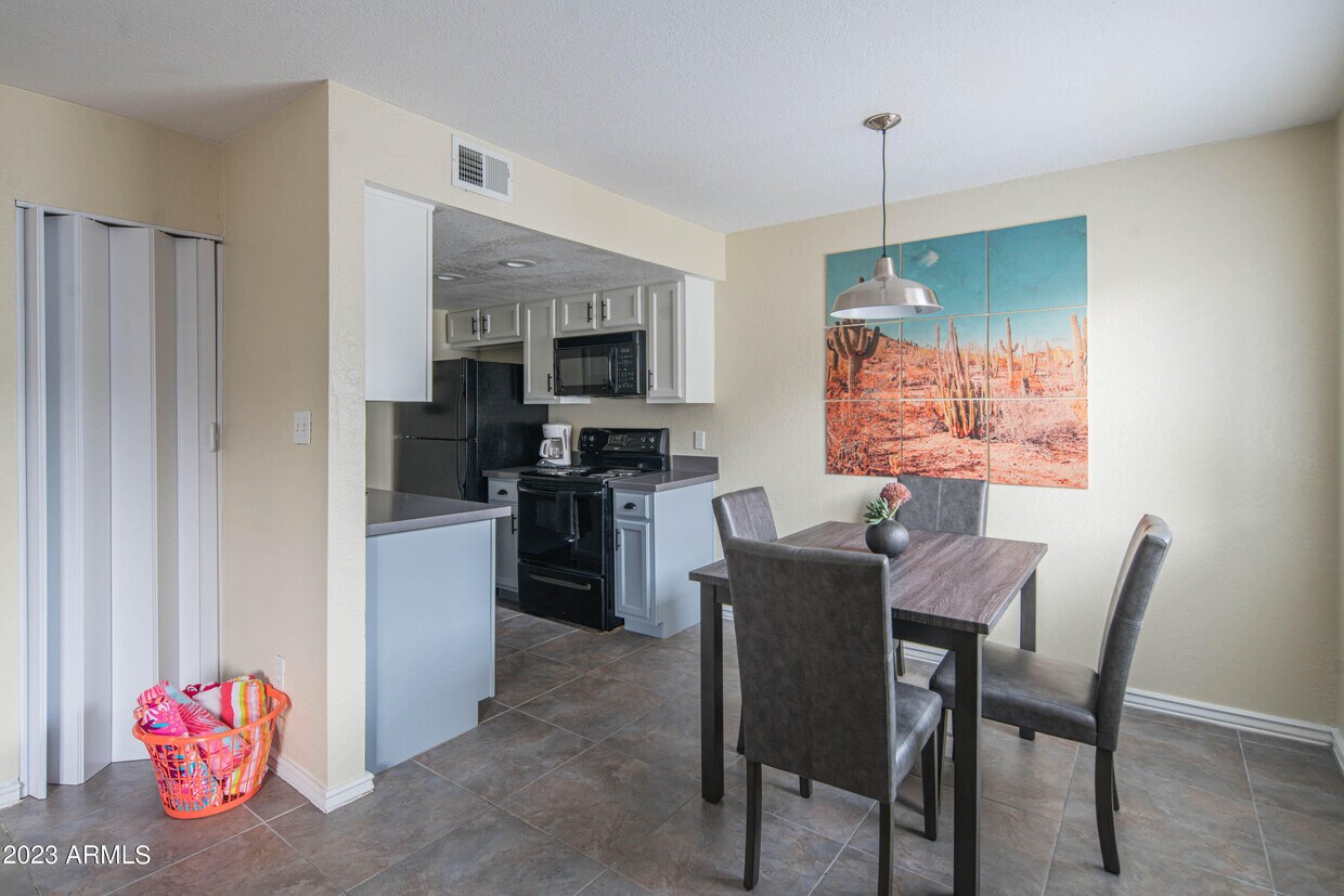 3402 N 32nd St Unit 127, Phoenix, AZ 85018 - Room for Rent in Phoenix ...