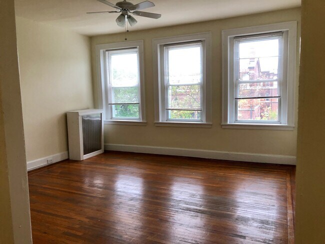 Gilman - Apartments at 3025-3043 N Calvert St Baltimore, MD ...