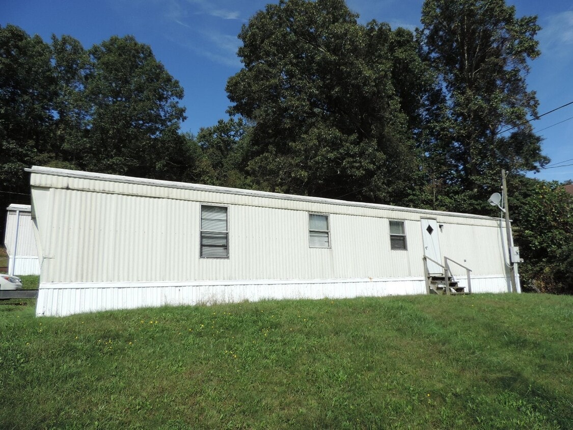 2979 Hwy 16, Crumpler, NC 28617 - House Rental in Crumpler, NC ...