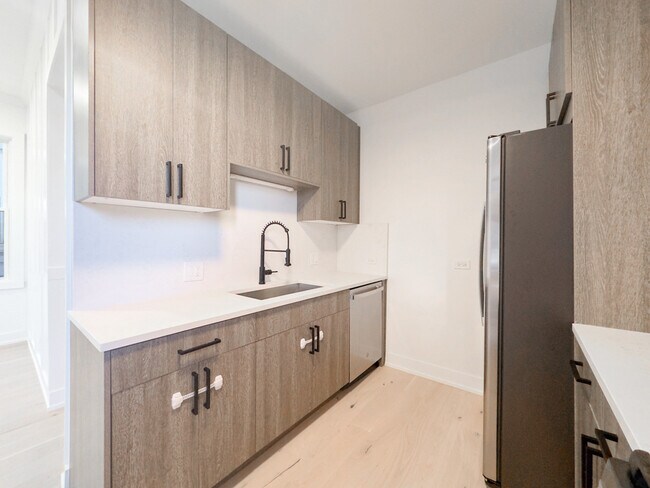 2129 N Bingham St Unit 3, Chicago, IL 60647 | Apartments.com