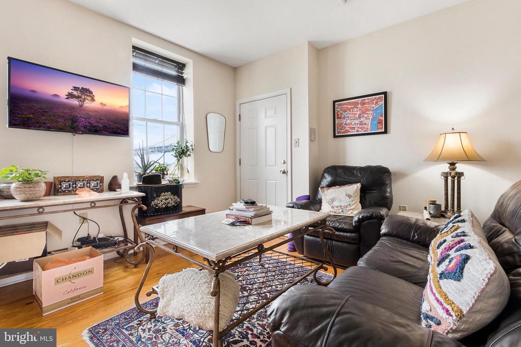 321-23 N Front St Unit 4, Philadelphia, PA 19106 - Room for Rent in ...