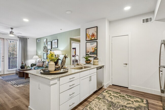 Heritage McKinney Square - Apartments in McKinney, TX | Apartments.com