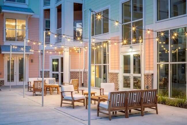 Luxe at Market Common Apartments - 1231 Hadley Cir Myrtle Beach, SC ...