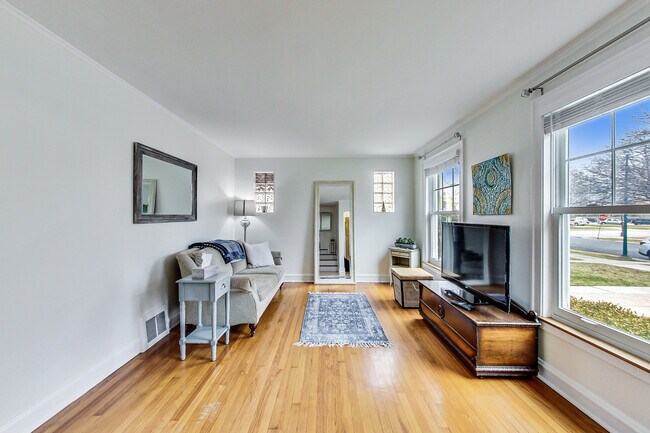 6346 N Oketo Ave, Chicago, IL 60631 - House Rental in Chicago, IL ...