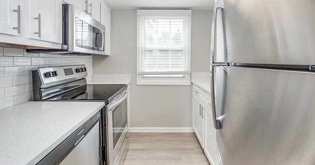 Sparrows Point Townhomes and Apartments - Apartments in Virginia Beach ...