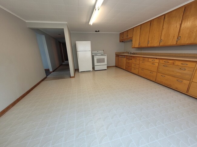 110 S Main St, Brillion, WI 54110 - Condo for Rent in Brillion, WI ...