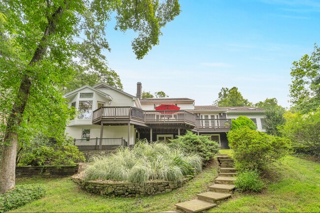 Burning Tree Estates Apartments for Rent with Extra Storage - Bethesda ...