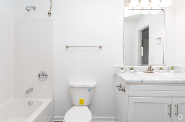 Crescent Commons Apartments for Rent with Parking - Fayetteville, NC ...