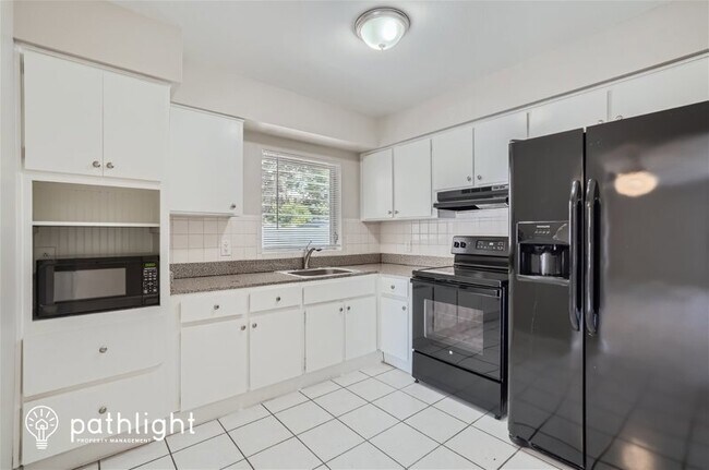 708 Lakewood Ave, Tampa, FL 33613 | Apartments.com