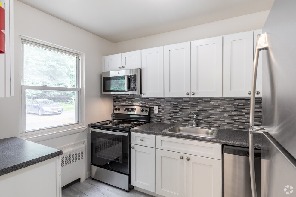 Apartments for Rent in Centre Island NY with Matterport Virtual Tours ...