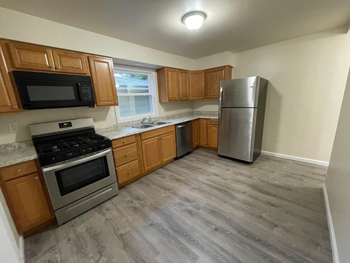 915 W 3rd St Unit 915, Erie, PA 16507 - 915 W 3rd St Erie, PA 16507 ...