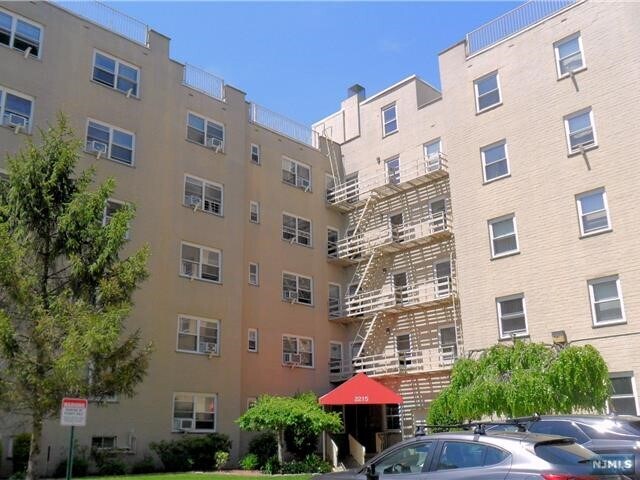 2215 Center St Unit 4E, Fort Lee, NJ 07024 - Condo for Rent in Fort Lee ...