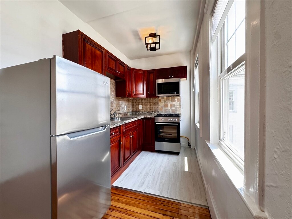 7 Main St Unit 10, Foxborough, MA 02035 - Room for Rent in Foxborough ...
