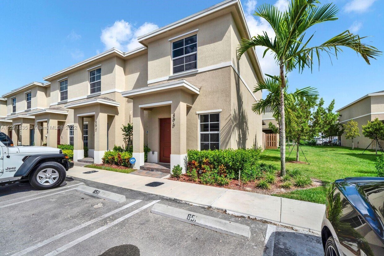 496 NE 4th Terrace, Florida City, FL 33034 - Townhome Rentals in ...