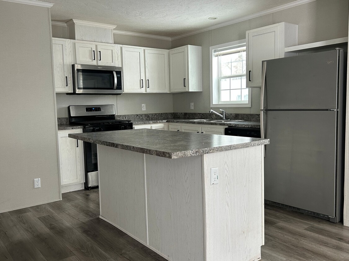 4418 E Daisy Ln, Traverse City, MI 49685 | Apartments.com