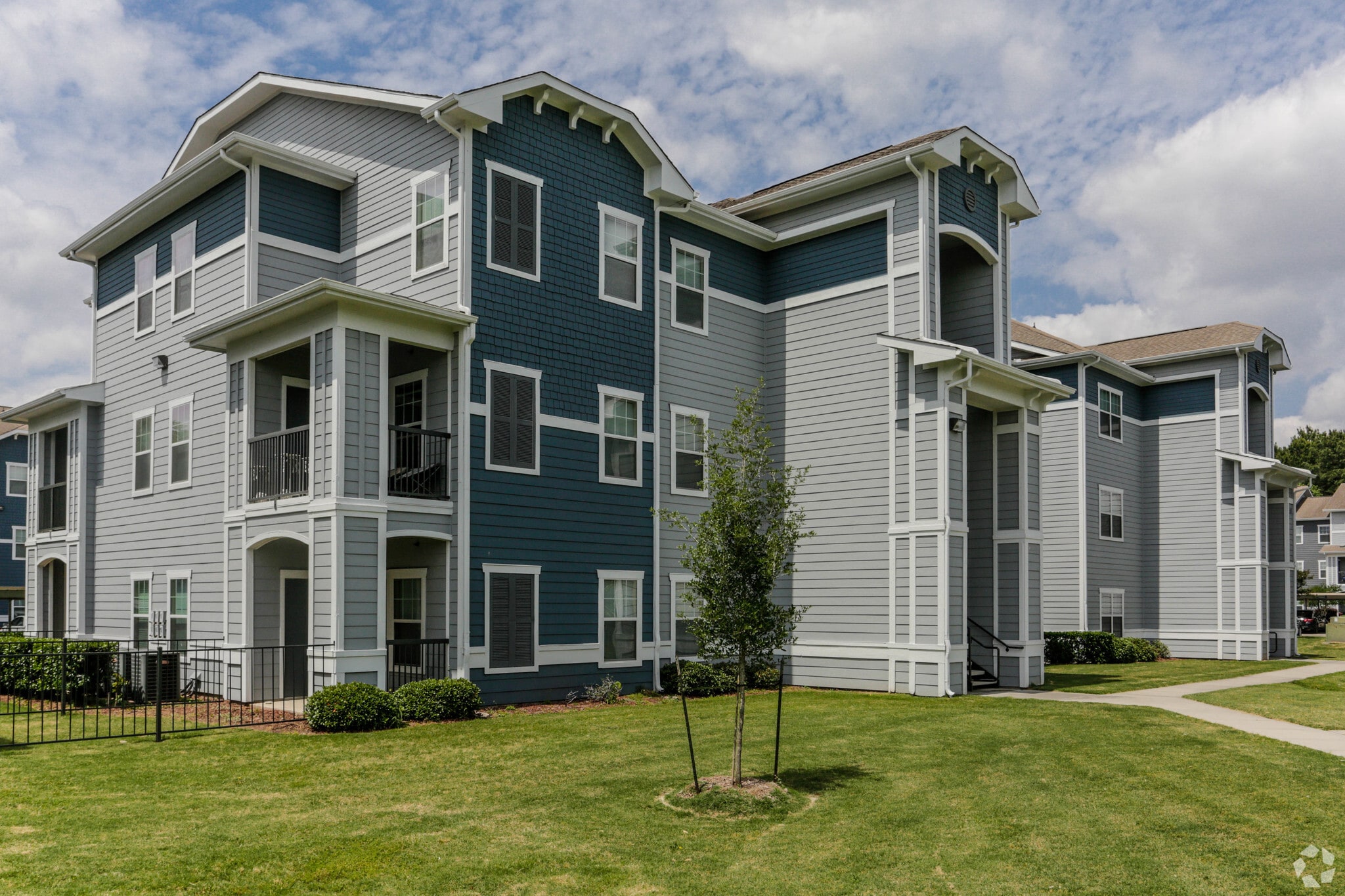 Cambria Cove Apartments - 16350 Ella Blvd Houston, TX 77090 ...