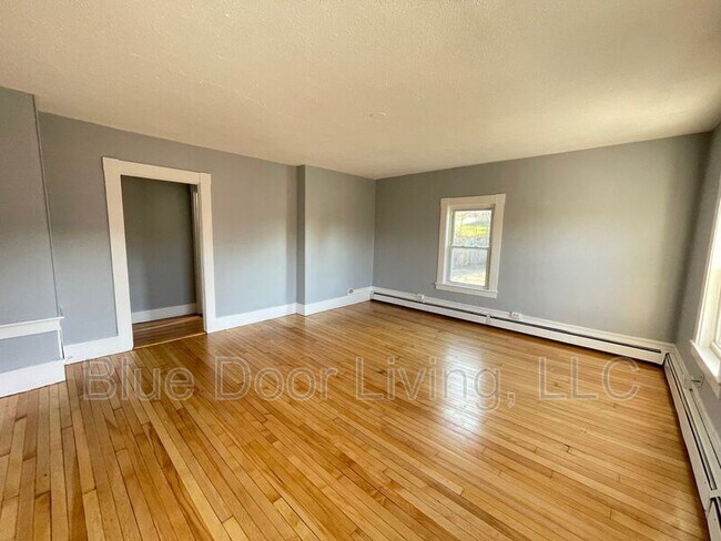 35 Front St, Suncook, NH 03275 - House Rental in Suncook, NH ...