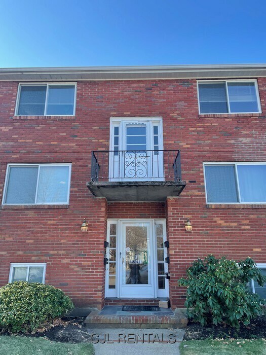 1 Randall St, Waltham, MA 02453 - Condo for Rent in Waltham, MA ...