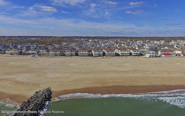 Apartments for Rent with a Walk-In Closet in Edgewater, Point Pleasant ...