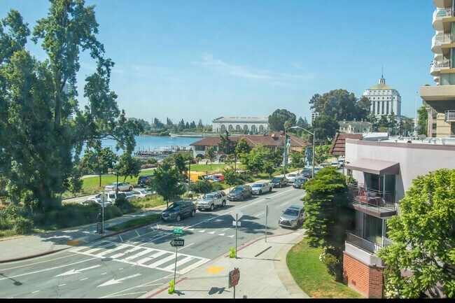 1 Lakeside Dr Unit 304, Oakland, CA 94612 - Condo for Rent in Oakland ...