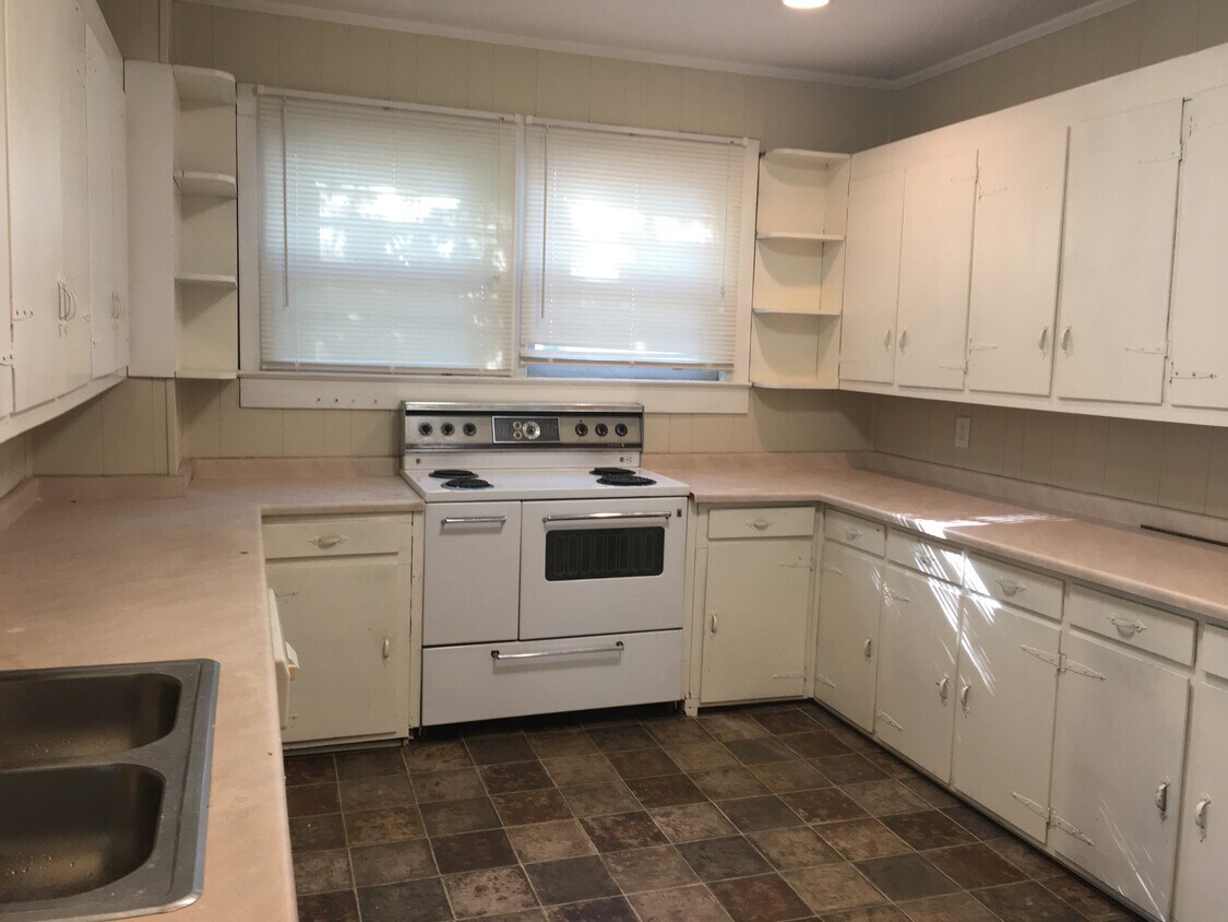 34 Ross St, Greenville, SC 29611 - House Rental in Greenville, SC ...