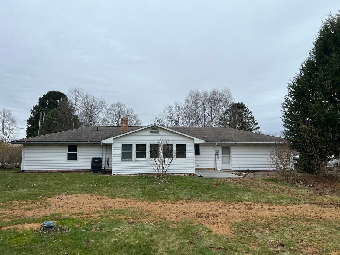 49980 N Park Cir, East Liverpool, OH 43920 - House Rental in East ...